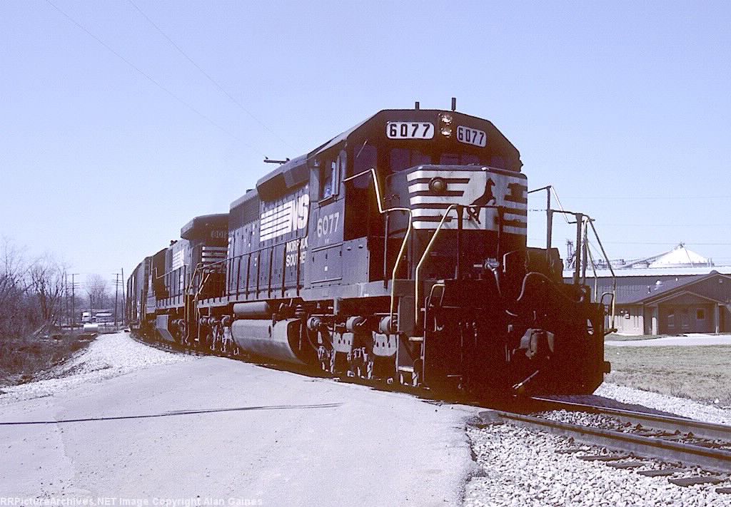 NS SD40-2 6077